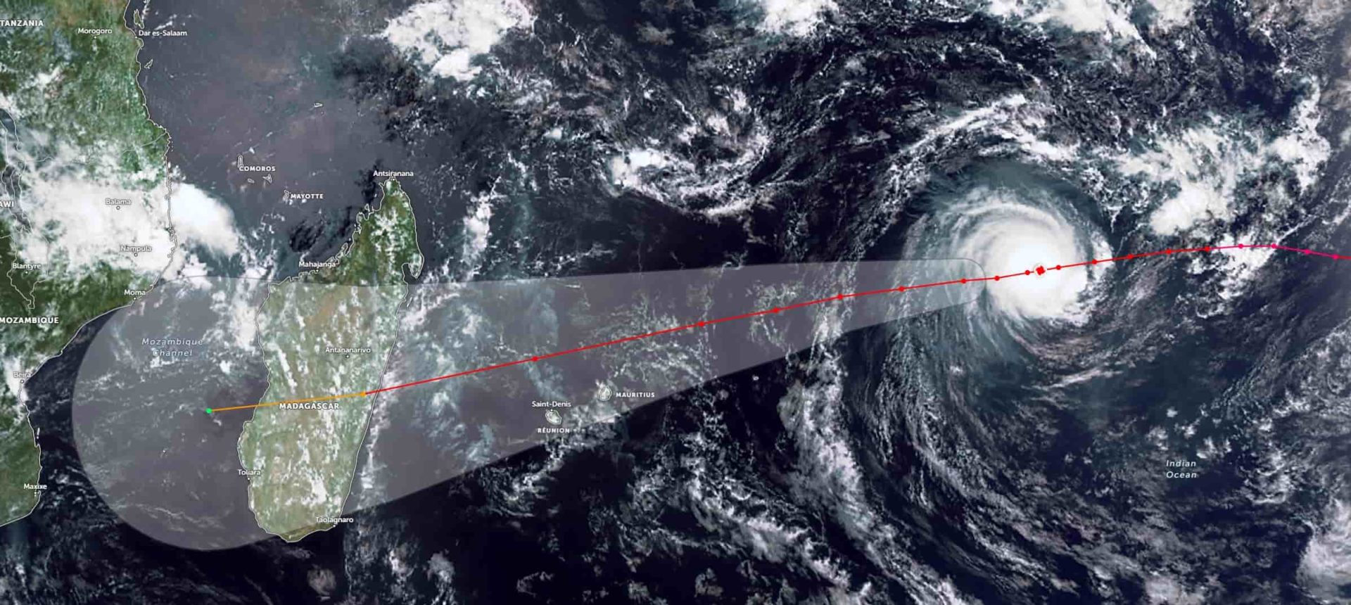 Météo : Un avertissement de cyclone de classe III est en vigueur à ...