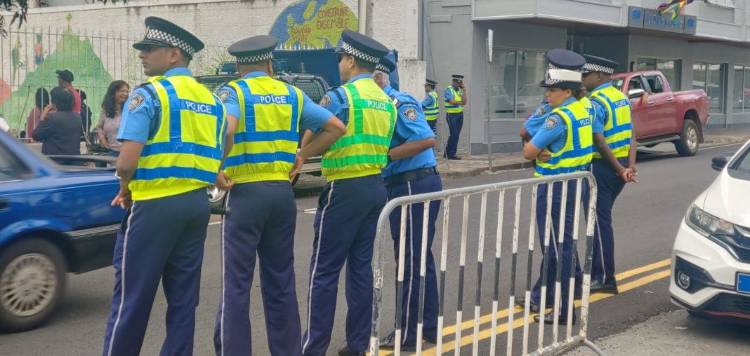 Opération « Crackdown » à Port-Louis : 92 contraventions pour ...