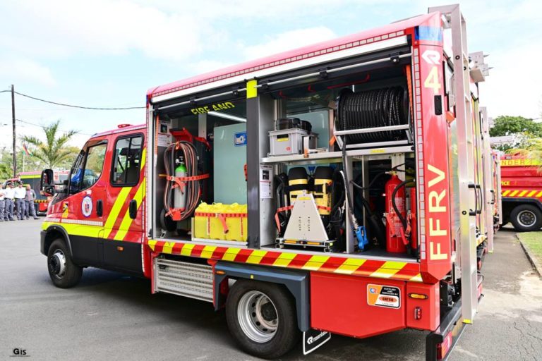 MAURITIUS FIRE AND RESCUE SERVICE : Cinq First Response Vehicles et un ...